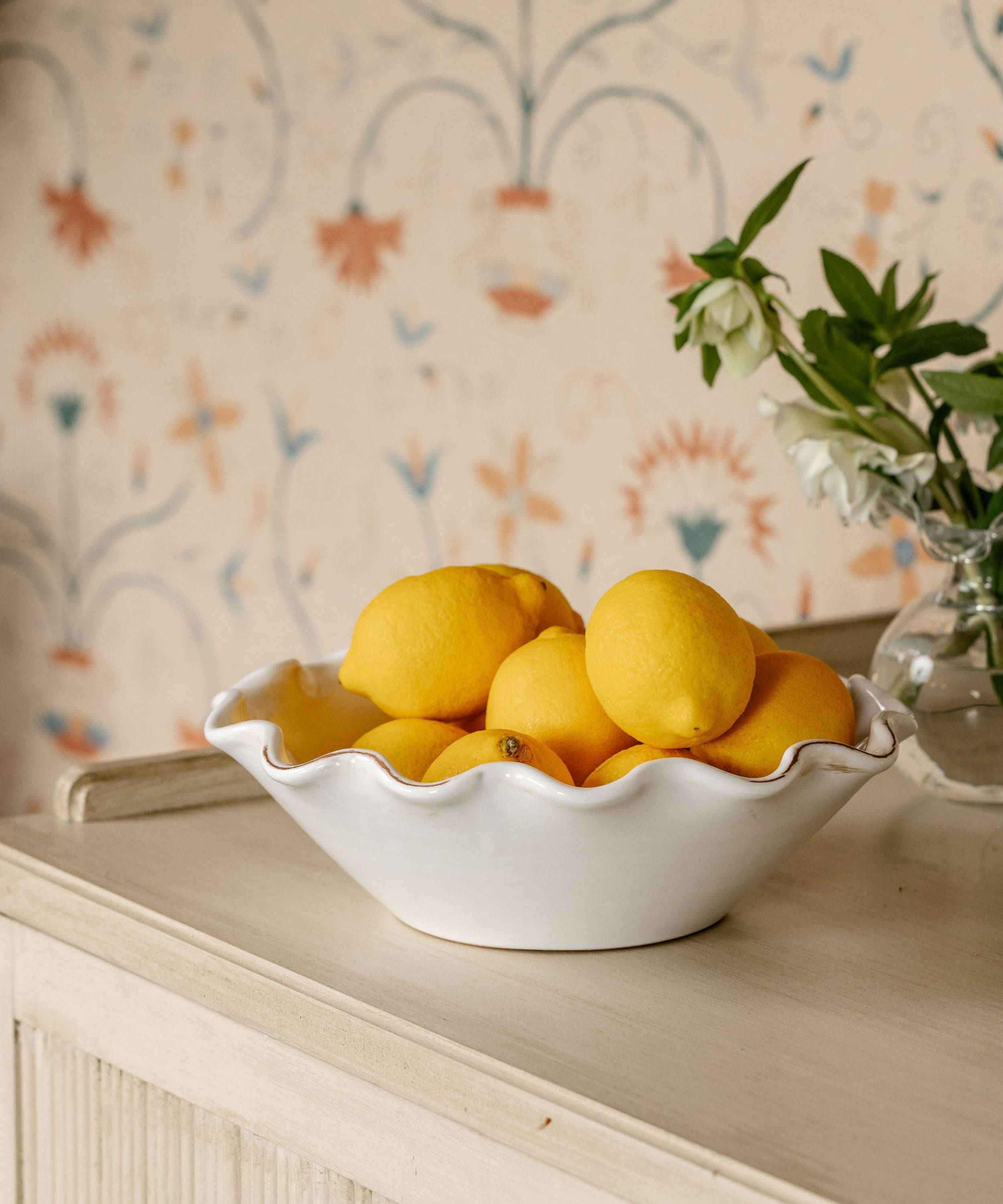 Ruffle Ceramic Bowl, White - Glassette